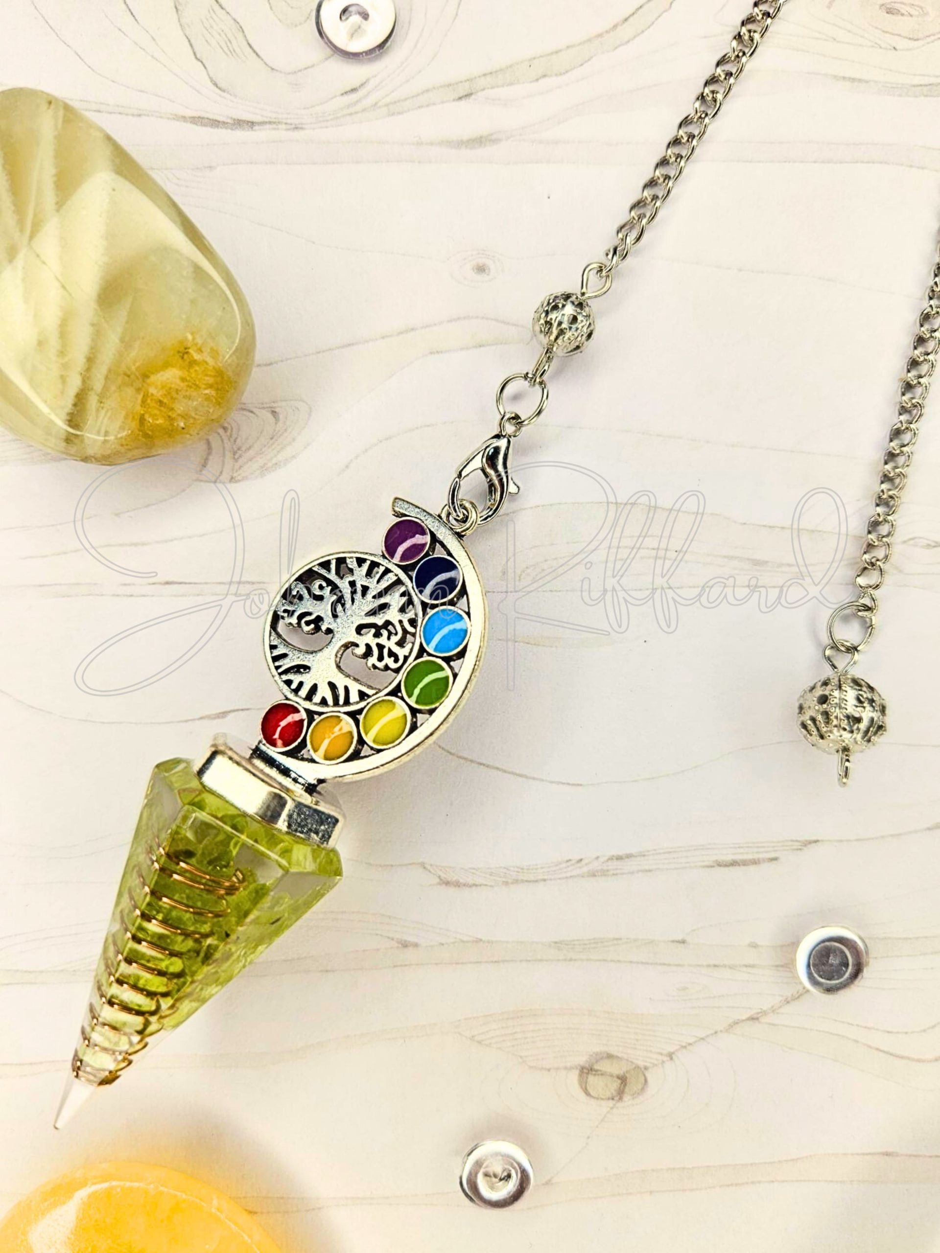 Pendule Cône Péridot Olivine – Chakras & Arbre de Vie